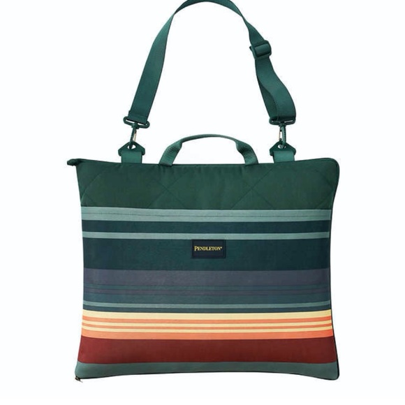 Pendleton | Holiday | Pendleton Packable Blanket | Poshmark